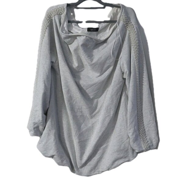 AKIRA | Tops | Akira Womens Sweatshirt Size X Oversized Gray White Faux ...